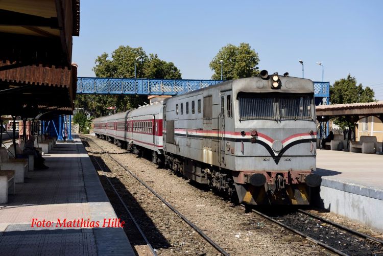 Progress Rail will modernize 100 ENR locomotives | Latest Railway News