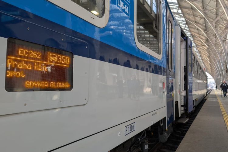 ČD and PKP launch international Baltic Express | 铁路新闻
