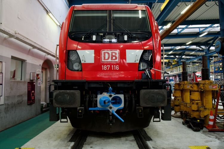 Dellner's DAC tested in DB Cargo Traxx locomotive | Latest Railway News