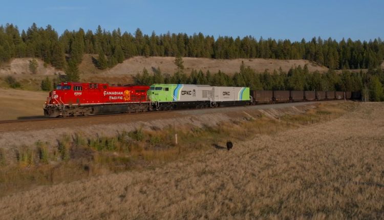 CPKC tests hydrogen locomotive in real operations | Latest Railway News