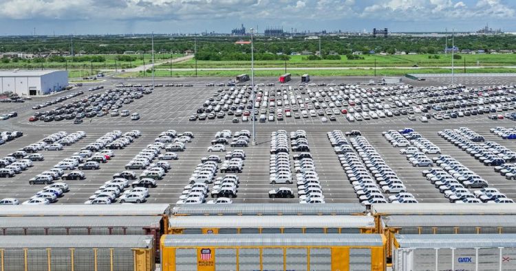 New UP vehicle processing center in Texas for VW | Latest Railway News
