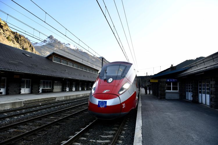 FS plans to operate trains London - Paris | Latest Railway News