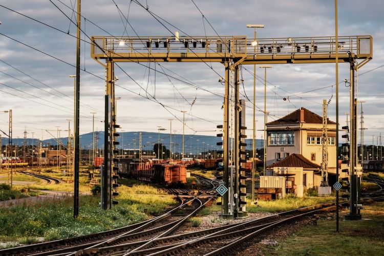 AI speeds up DB Cargo’s rail freight operations | Latest Railway News