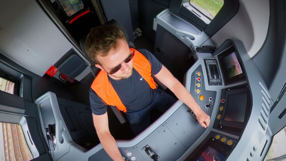 PESA tests RegioJet EMU at 200 km/h | Latest Railway News