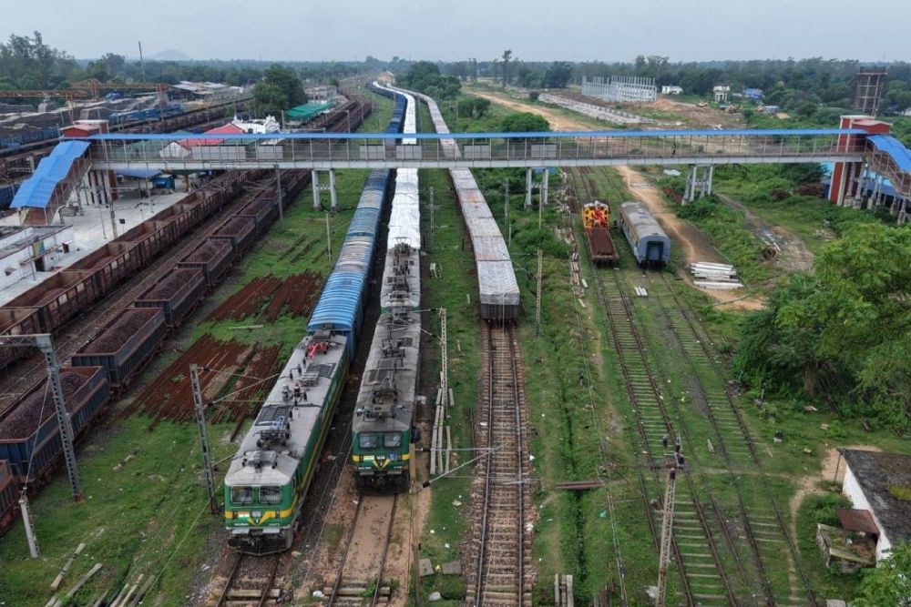 Record transfers between Indian Railways and DFCCIL | Latest Railway News