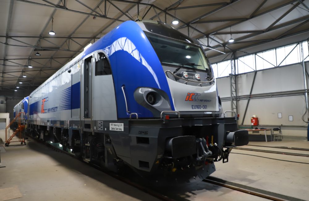 PKP Intercity 报告称 2024 年乘客量将达到 7850 万人次，计划在 2025 年购置 38 辆新机车和 119 辆现代化货车 | 最新铁路新闻