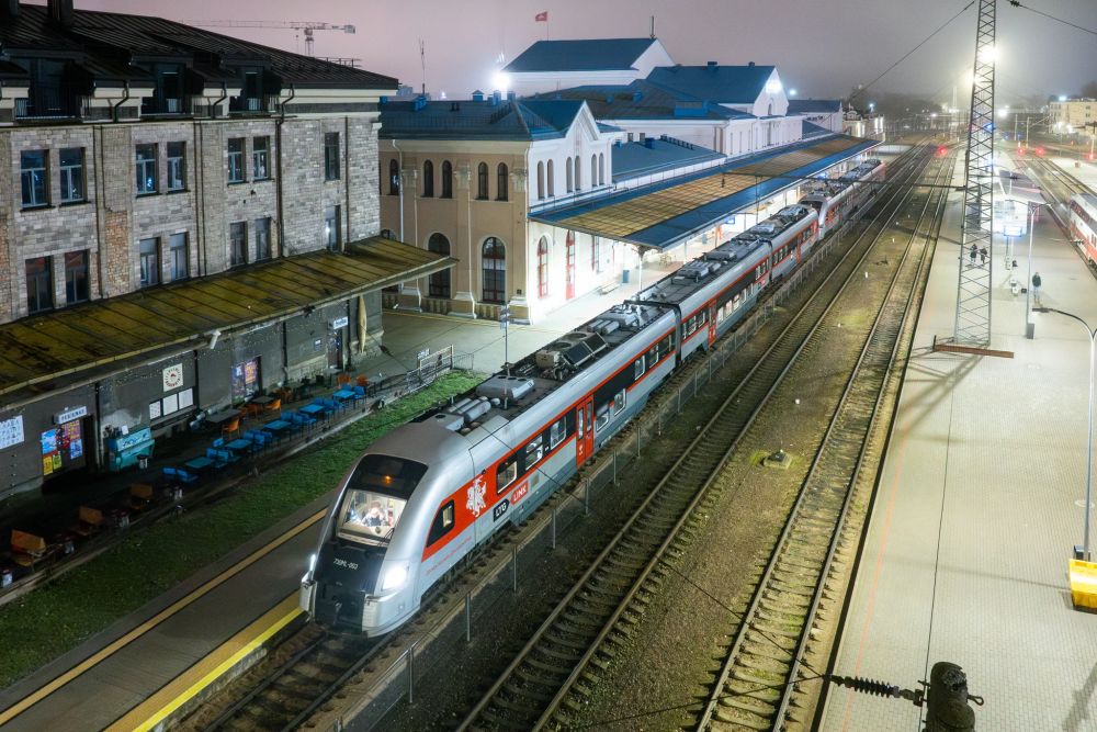 Passenger rail service connecting Baltics starts | Latest Railway News