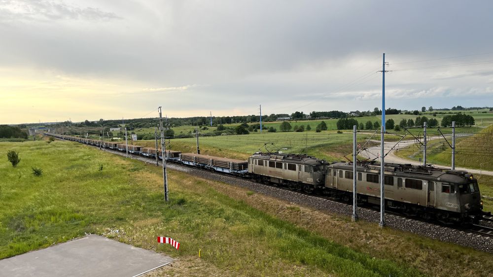 Innofreight and Rail STM move rails to Ukraine | Latest Railway News