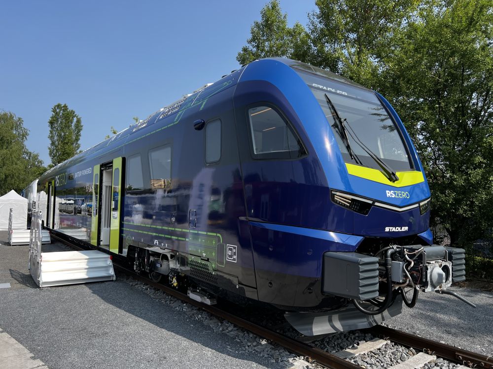 Stadler RS ZERO unit presented in Central Europe | Latest Railway News