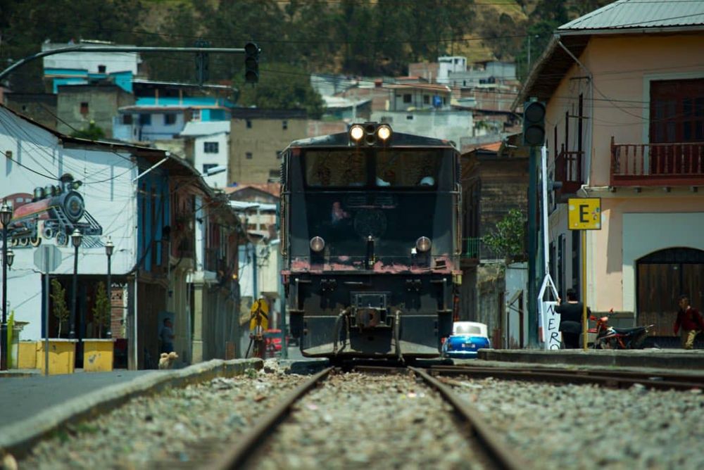 Radio Latina Online Riobamba Train Devils Nose Train Ride From Alausi