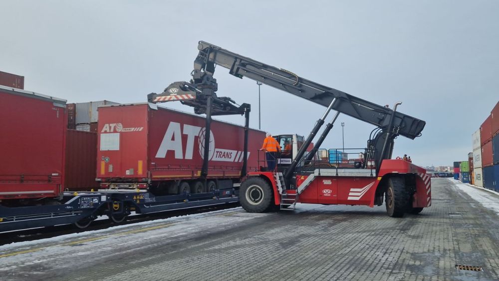 METRANS moves Hilal Trans semitrailers by rail | Latest Railway News