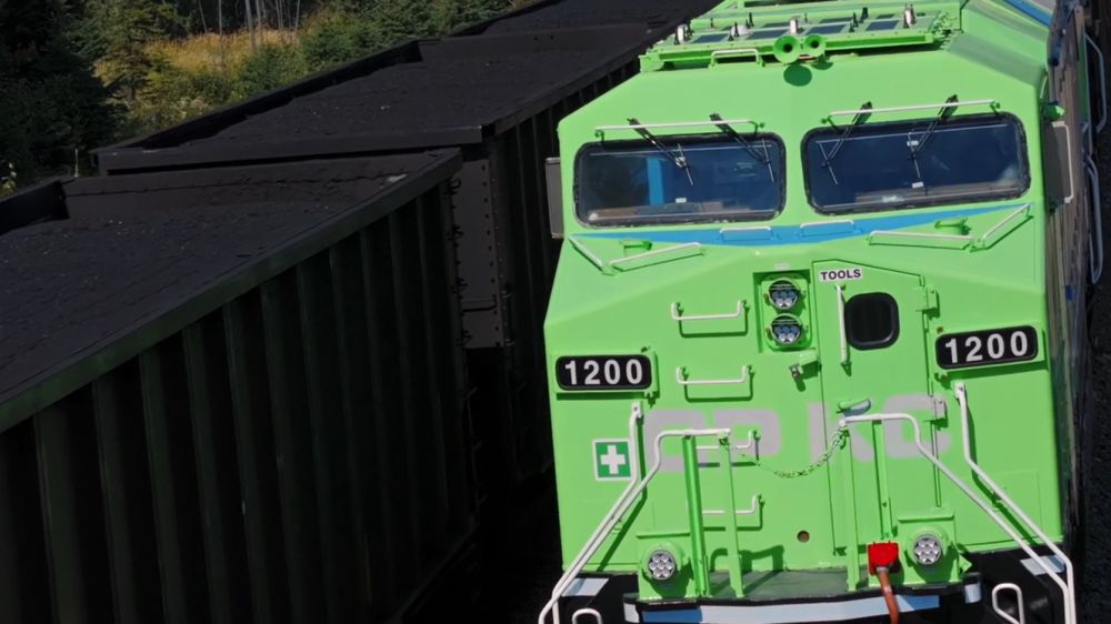 CPKC tests hydrogen locomotive in real operations | Latest Railway News