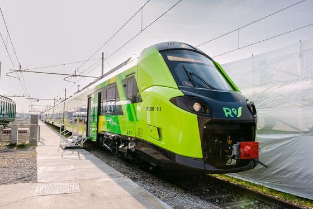 Alstom y Trenitalia presentan el tren regional Coradia Stream de 200 km ...