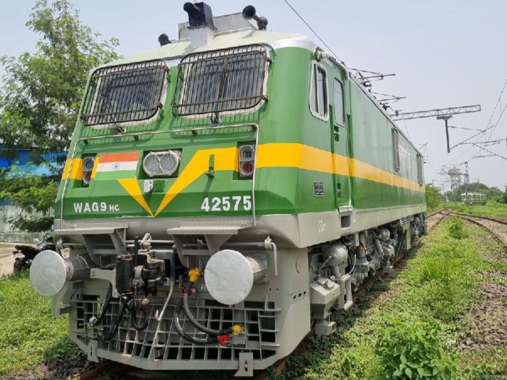 CLW produces 300 locomotives in record time | Latest Railway News
