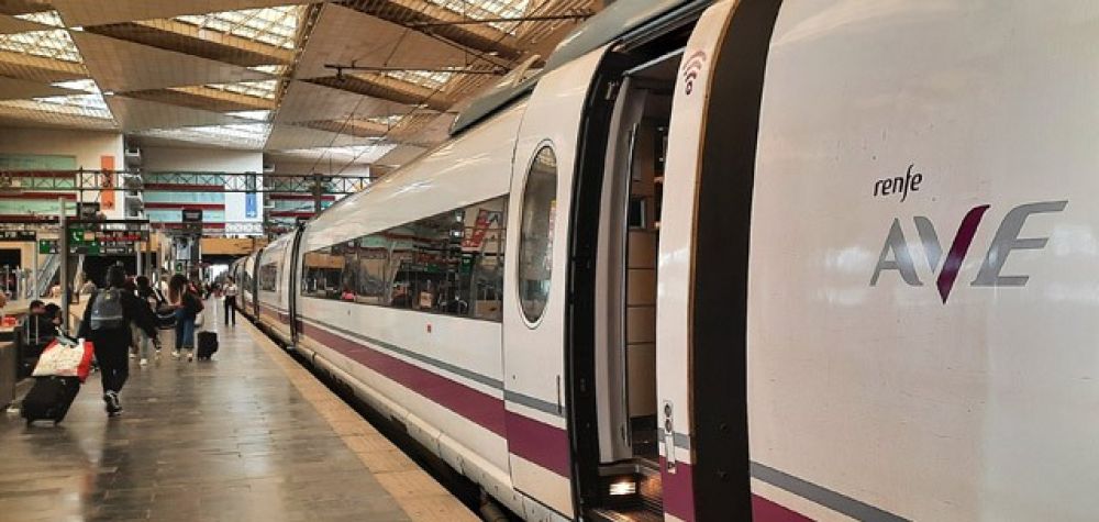 Renfe with AVE-only trains on Madrid - Barcelona | Latest Railway News
