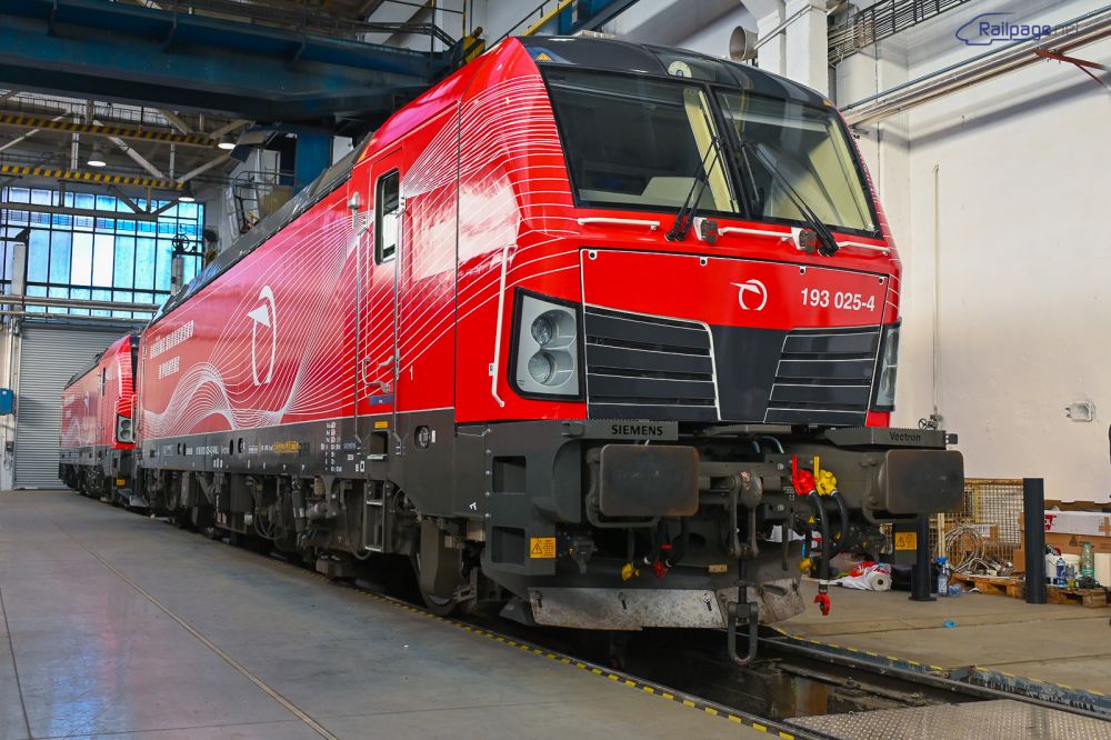 ZSSK deploys new RS Lease Vectron locomotives | Latest Railway News