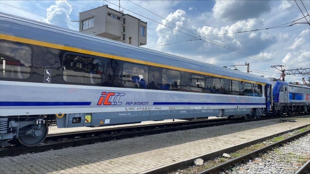 Kolejowe wiadomości pasażerskie od PKP Intercity, České dráhy i MÁV ...