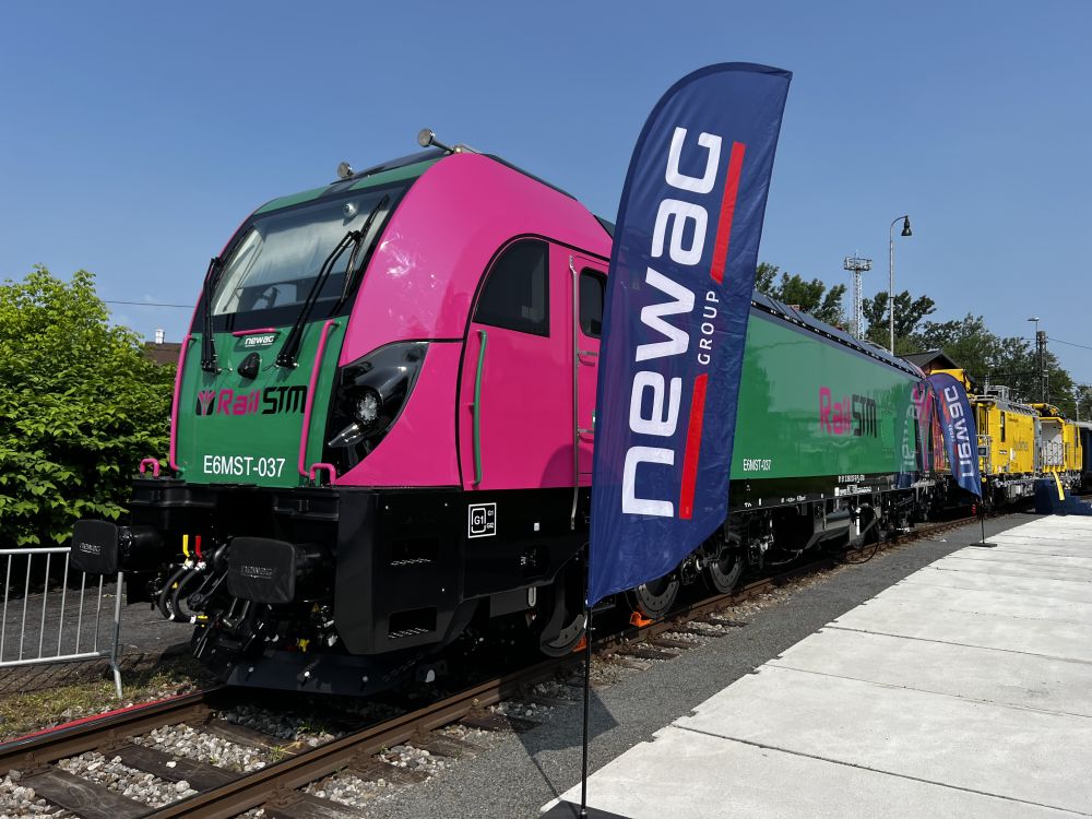 Más Dragones multisistema 2: Rail STM compra una locomotora, Akiem ...