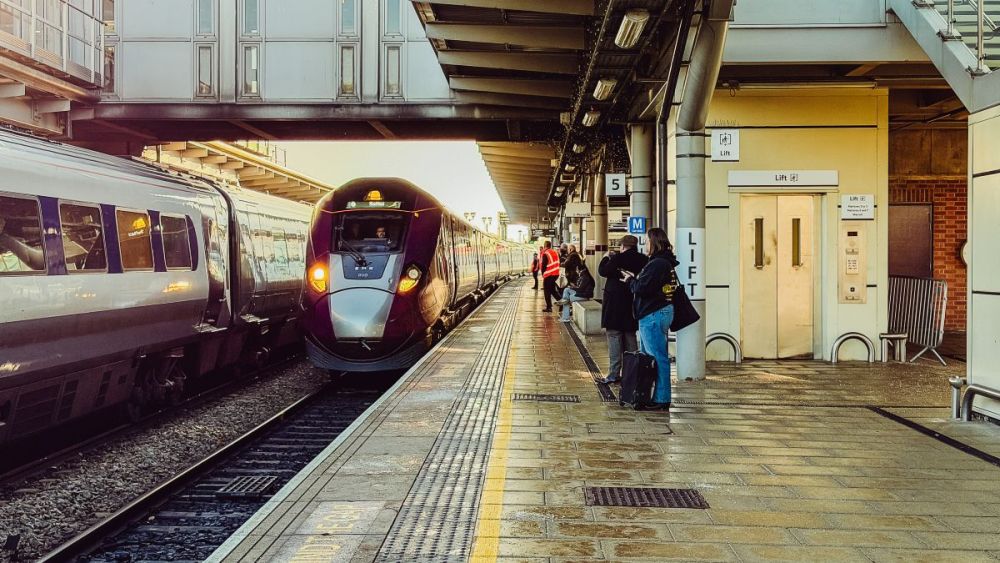 EMR with new Hitachi trains on Midland Main Line | Latest Railway News