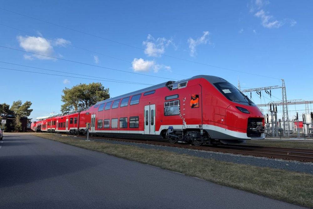 Alstom tests Coradia Max units at VUZ Velim | Latest Railway News