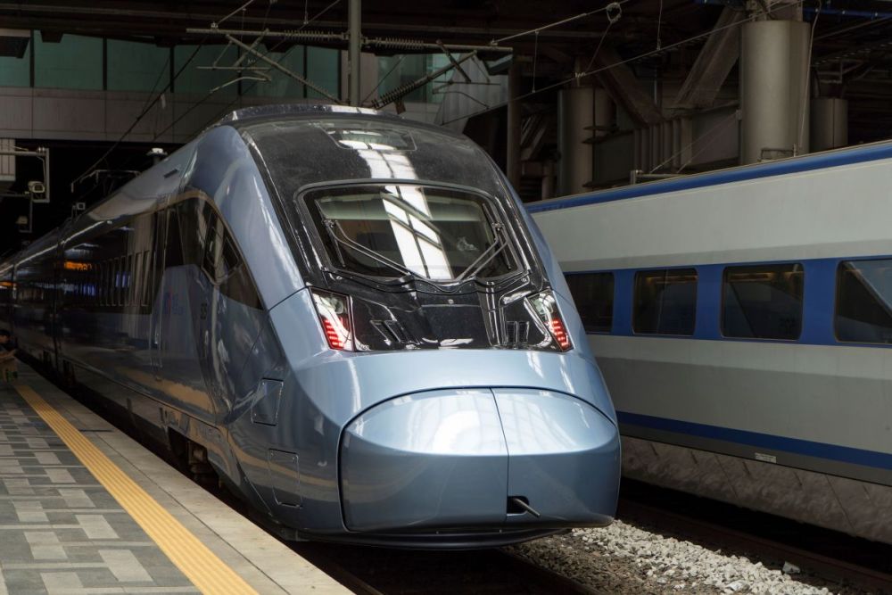 Hyundai Rotem releases new generation of EMU-320 | Latest Railway News
