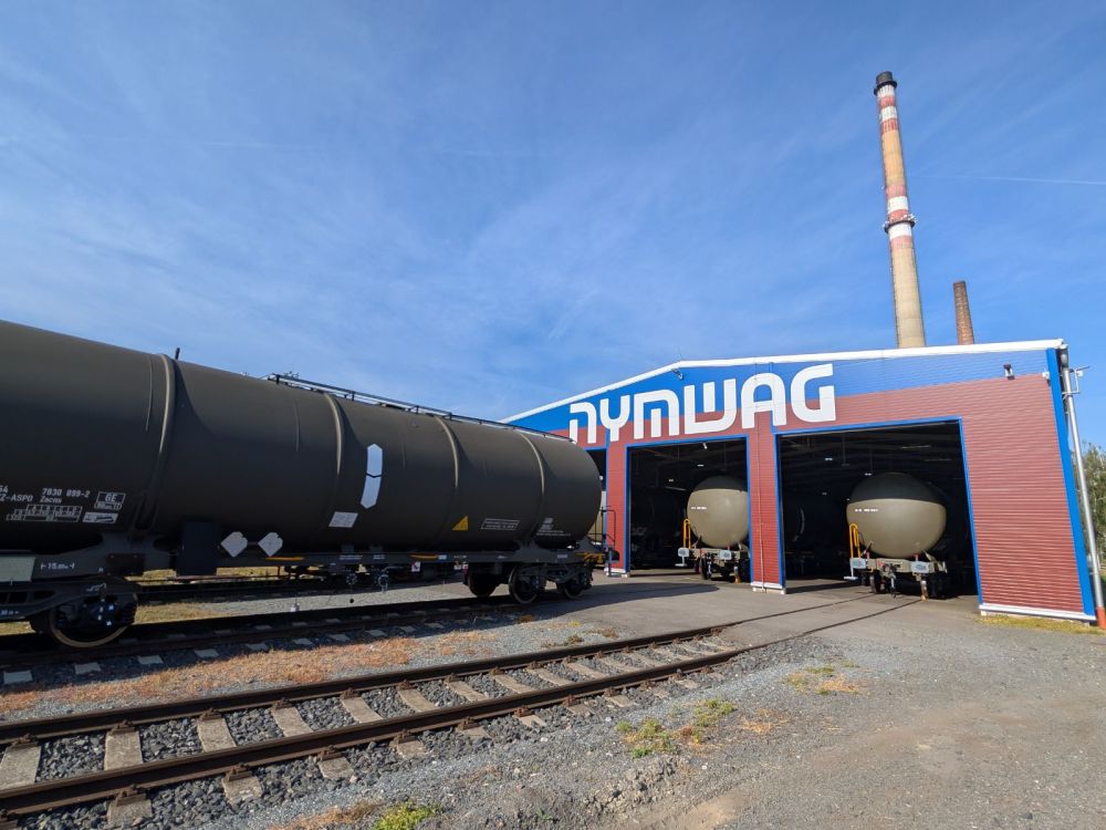 Czech Army with 20 new tank wagons and locomotive | Latest Railway News