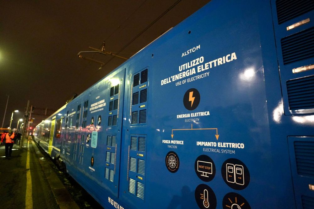 FNM welcomes the first hydrogen train in Italy | Latest Railway News
