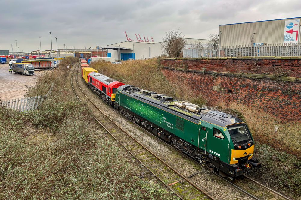 DB Cargo UK tests Stadler Class 93 locomotive | Latest Railway News