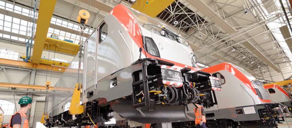 Alstom deliver DC Traxx Universal to Mercitalia | Latest Railway News