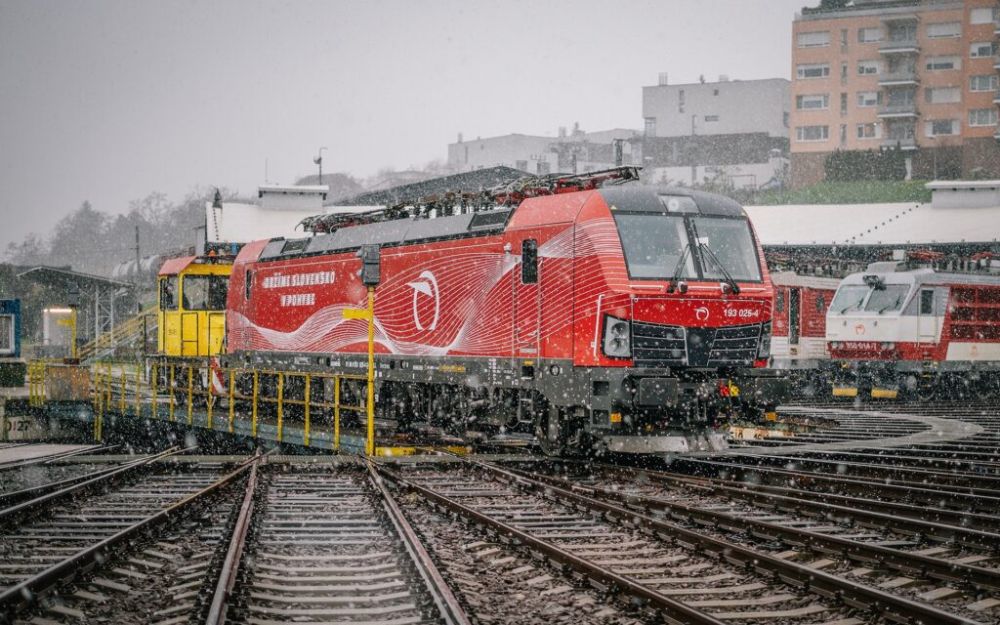 ZSSK deploys new RS Lease Vectron locomotives | Latest Railway News
