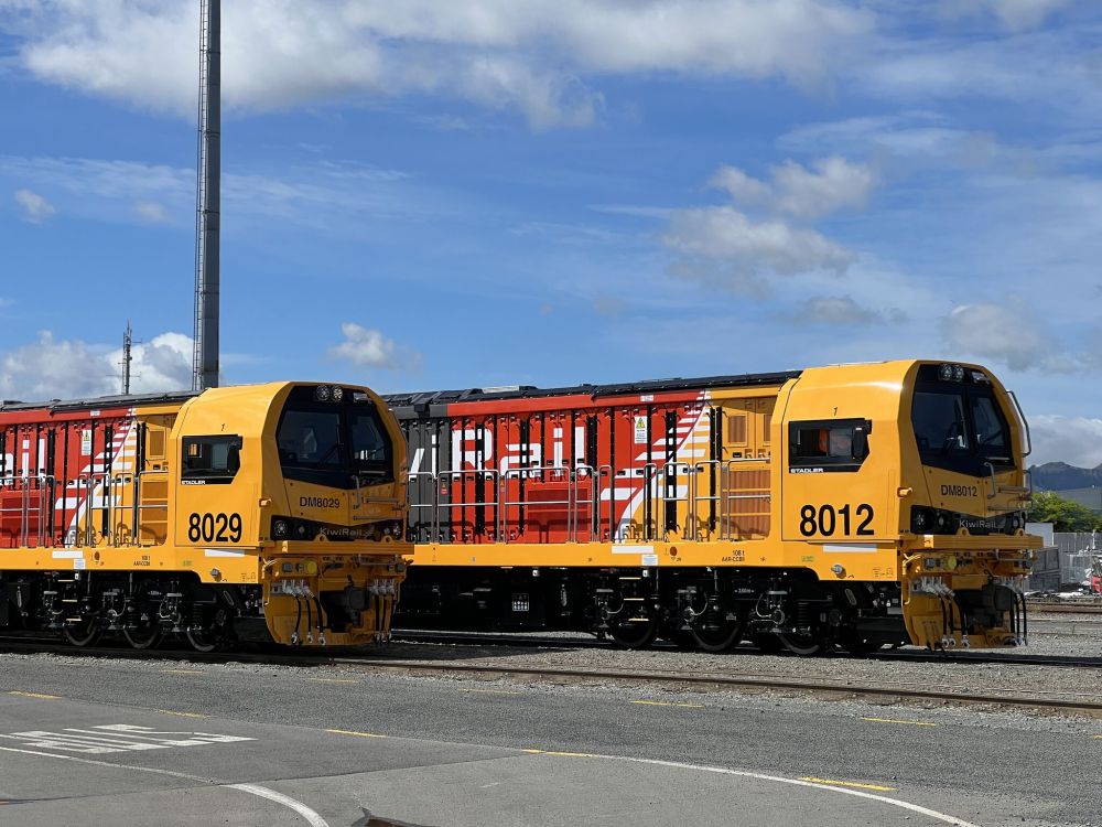 KiwiRail deploys the first Stadler DM locomotive | Latest Railway News