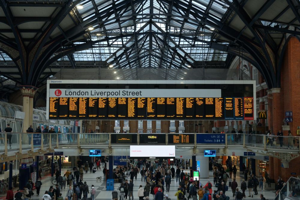 Passenger rail journeys in UK u 4% in Q4 2025 | Latest Railway News