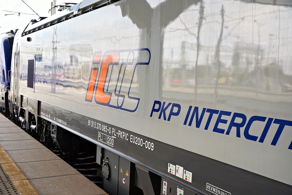 PKP Intercity introduces multisystem Griffins | Latest Railway News