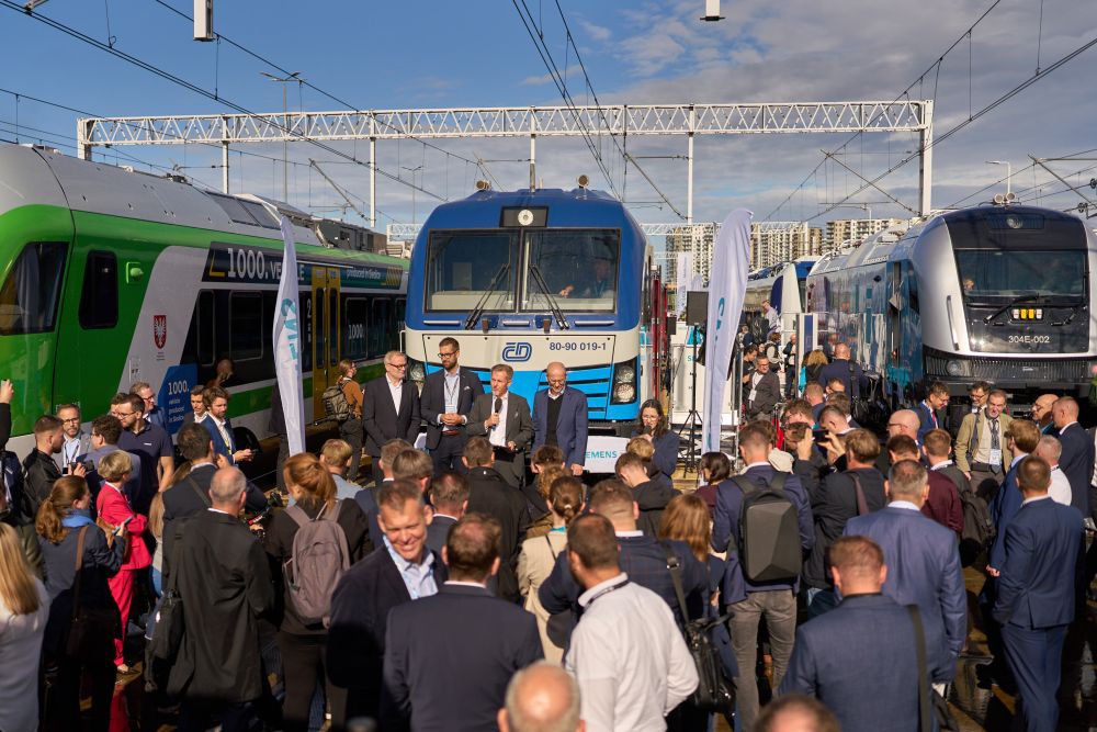 Siemens Mobility präsentiert erstmals Vectrain-Zugverband in Polen ...