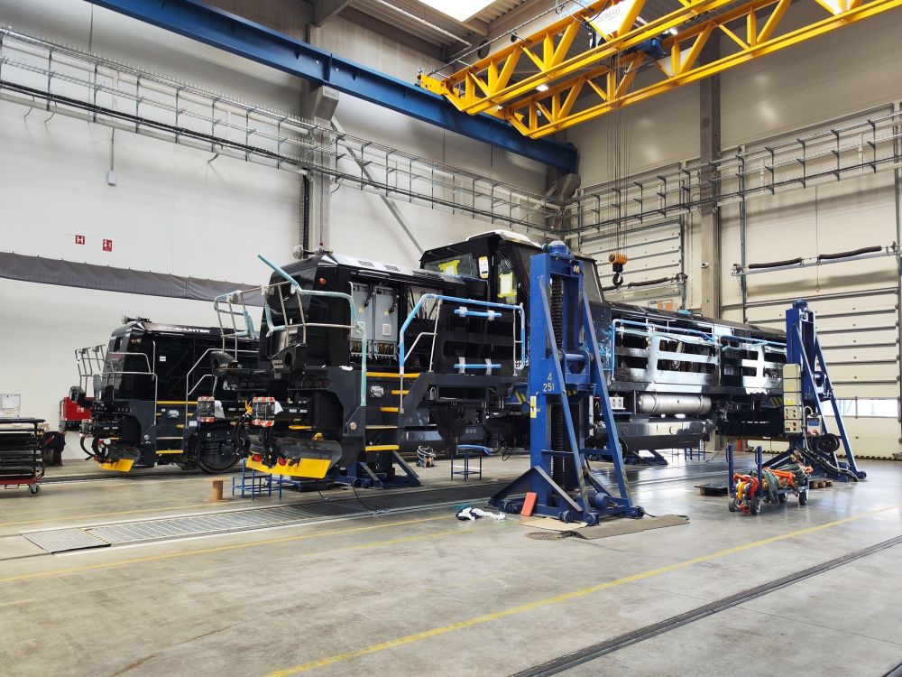 Czech Army with 20 new tank wagons and locomotive | Latest Railway News