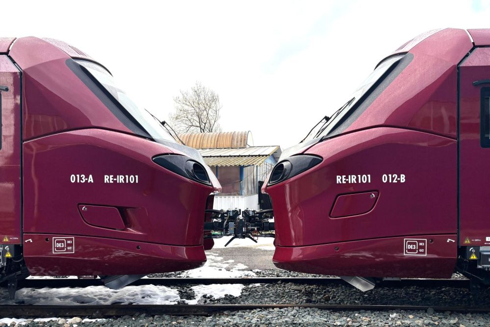 15 von 37 Alstom Coradia Stream EMUs wurden nach Rumänien geliefert ...