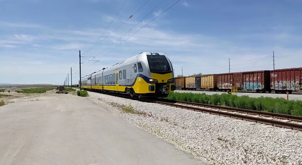 DART will test Stadler DMUs before operation | Latest Railway News