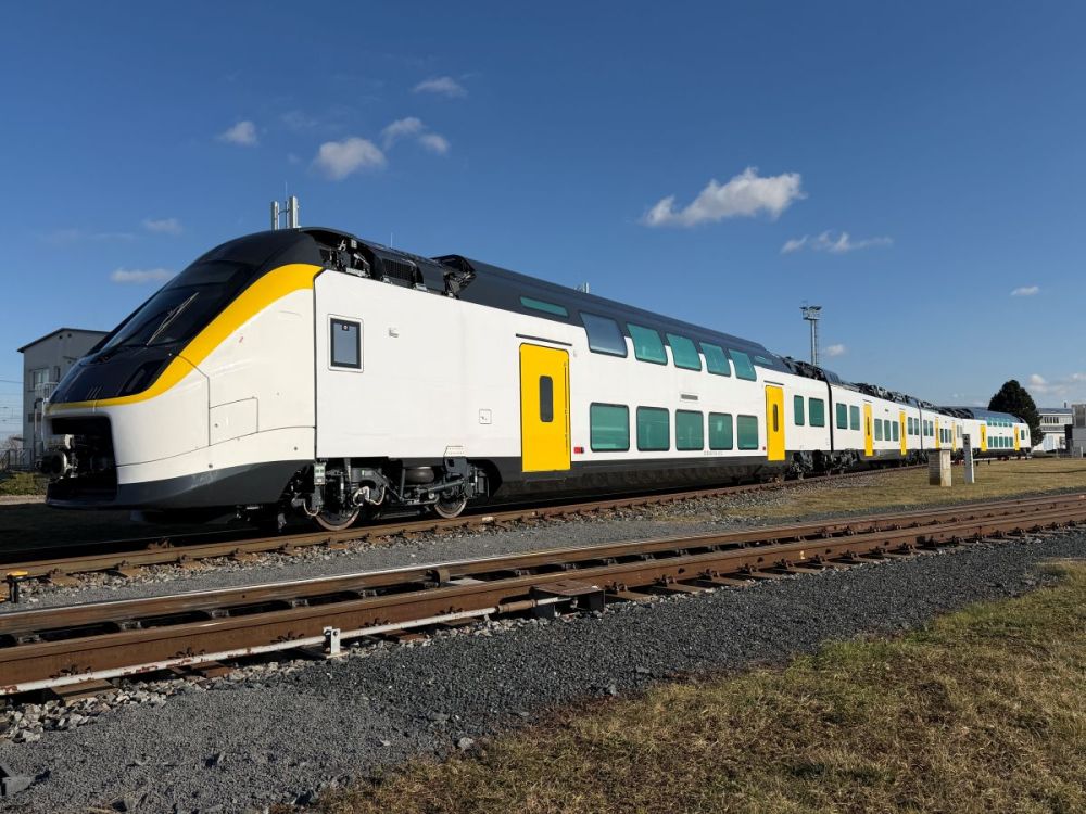 Alstom tests Coradia Max units at VUZ Velim | Latest Railway News