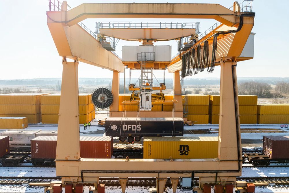 LTG Cargo and DFDS shift from road to rail | Latest Railway News