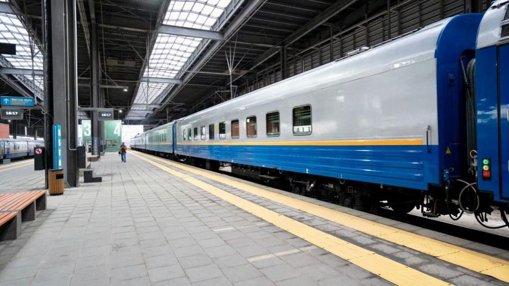 KTZ deployes 24 new locomotives and 8 wagons | Latest Railway News