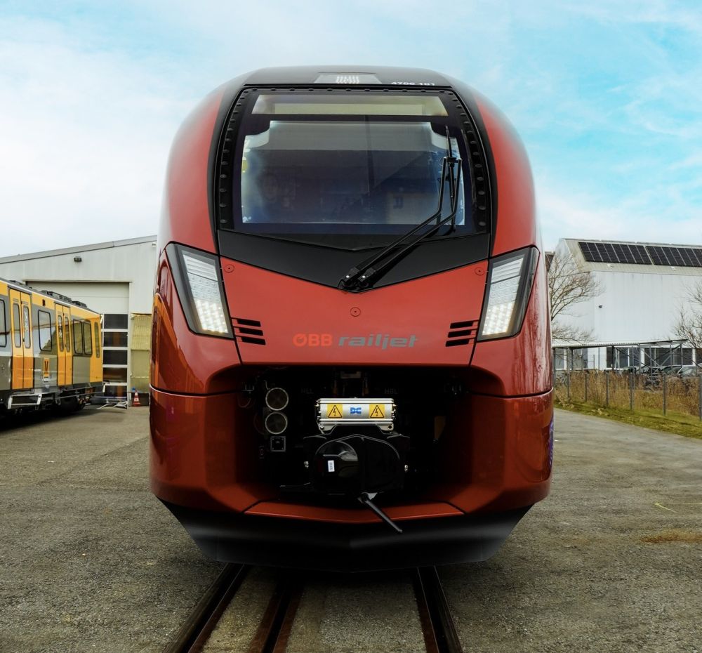 The first Stadler KISS Railjet for ÖBB | Latest Railway News