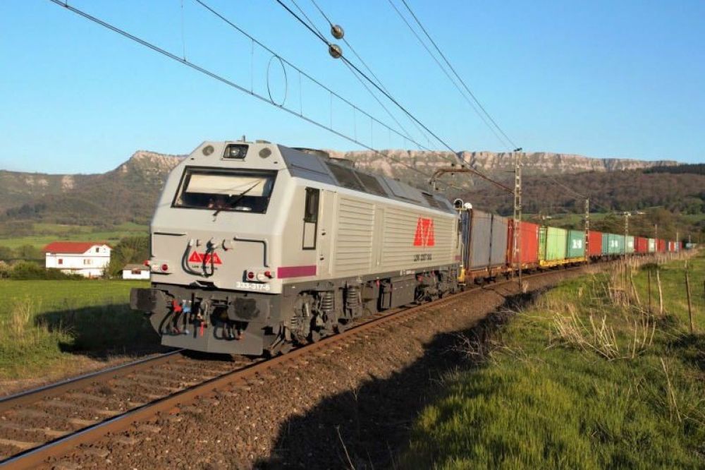 Low Cost Rail Leases Three Stadler EURO6000 locomotives from Alpha ...