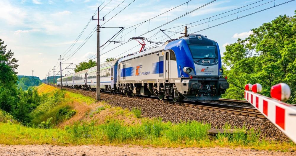 PKP Intercity with 80 Griffin locomotives | Latest Railway News