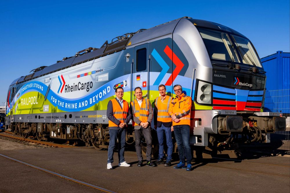 First RheinCargo Vectron from Railpool is out | Latest Railway News