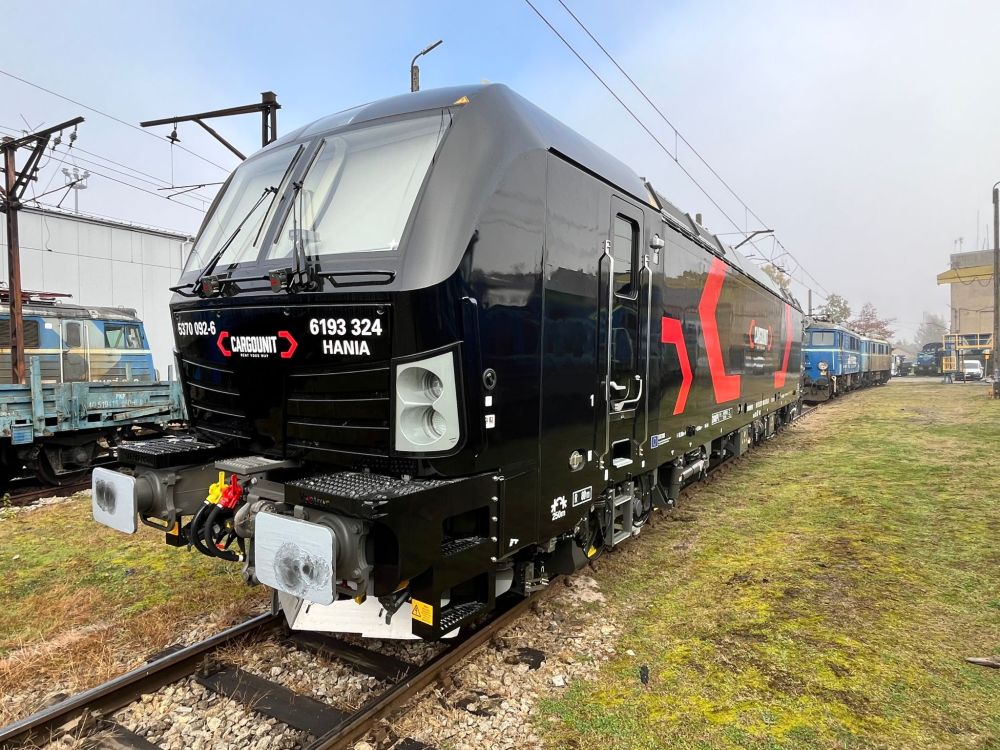 Cargounit with new AC, DC and MS locomotive | Latest Railway News