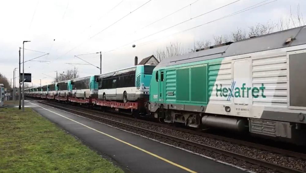 Rail transport of buses from France to Ukraine | Latest Railway News