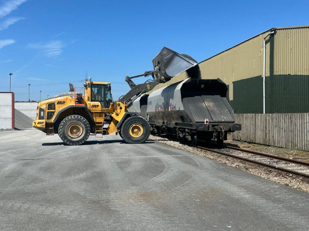 New Freightliner aggregates route for Tarmac | Latest Railway News