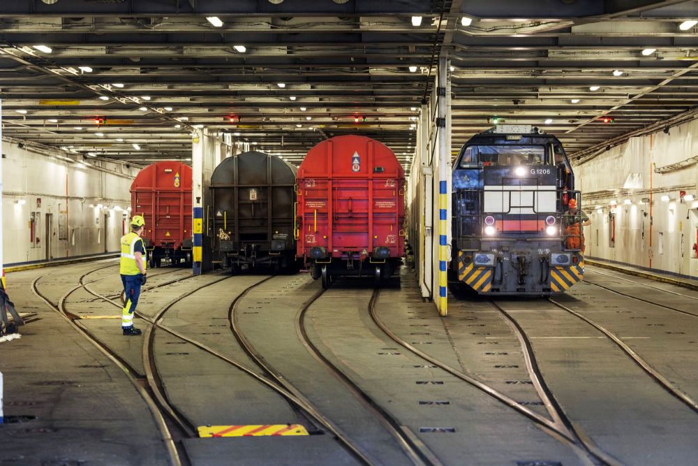 Stena Line keeps Sweden-German train ferry | Latest Railway News
