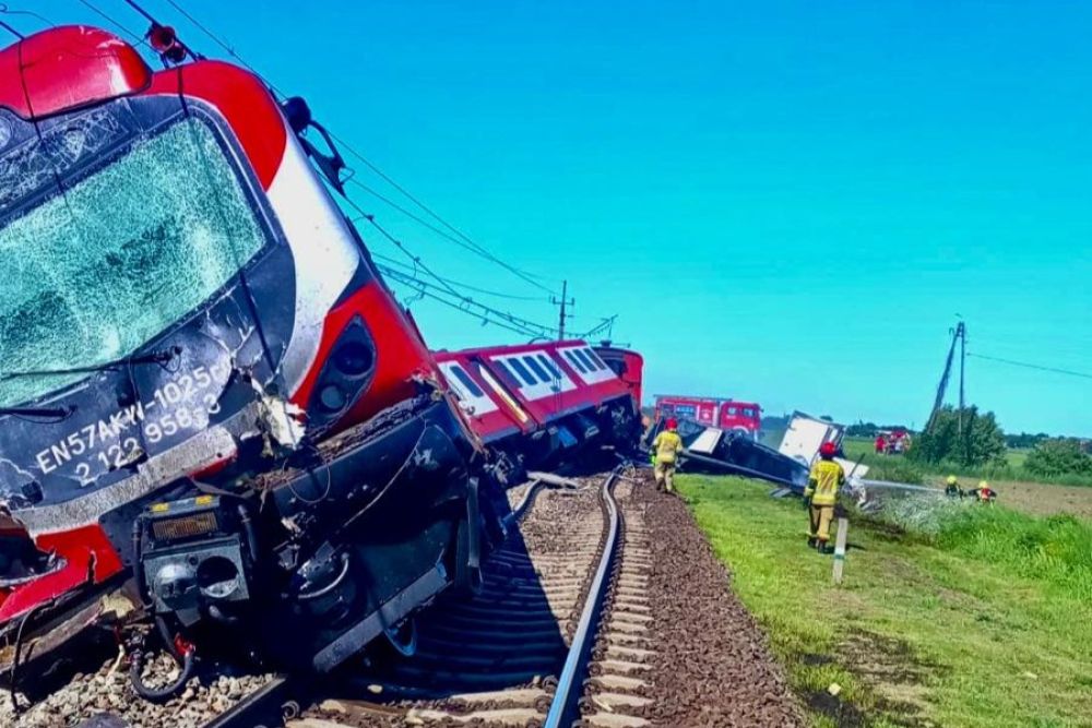 KW train collides with truck near Poznan | Latest Railway News