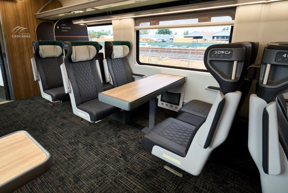 The first Amstrak Cascades Siemens Airo trainset | Latest Railway News